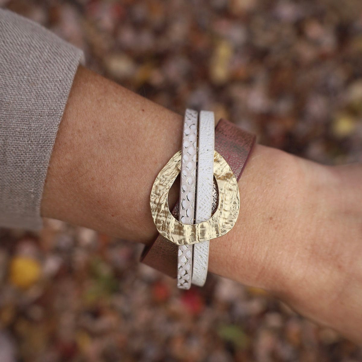 Matte Gold Circle Bracelet – Dandelion Jewelry