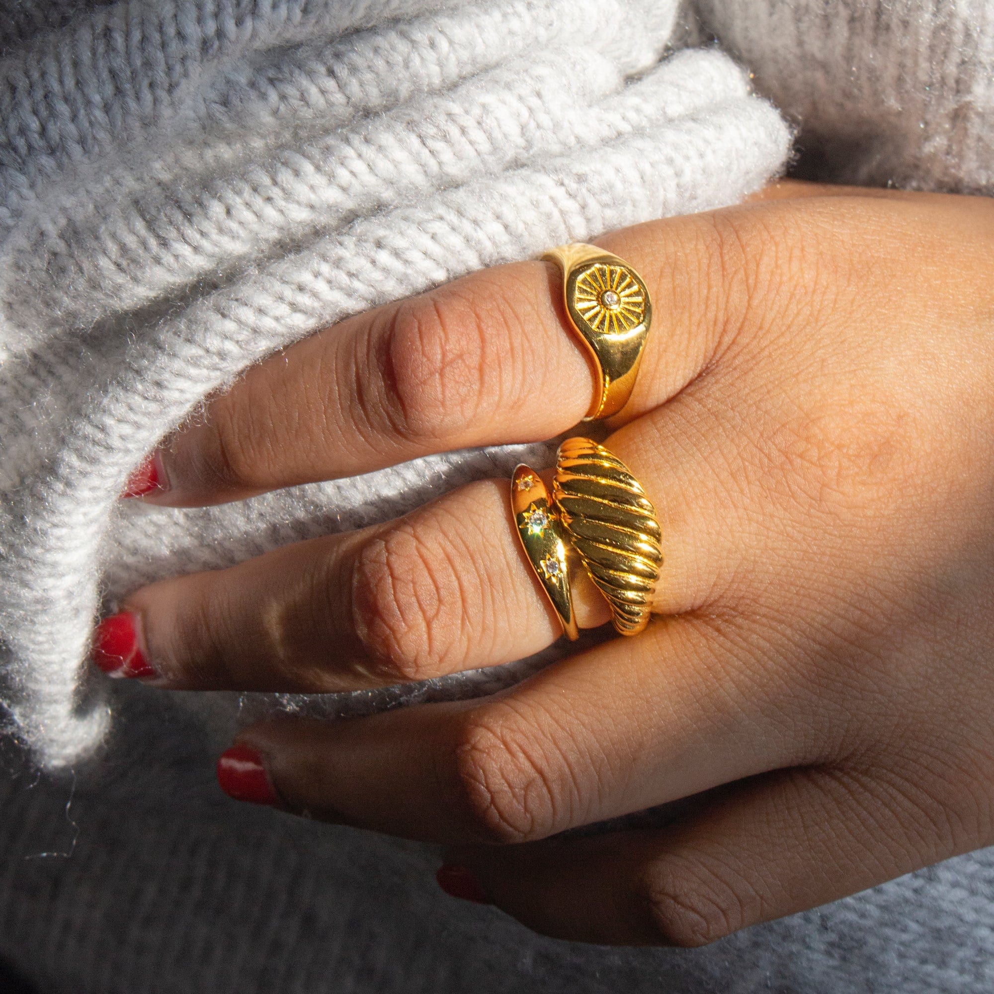 Astra Signet Ring in Gold – Dandelion Jewelry